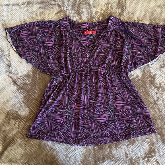 Elle | Tops | Elle V Neck Navy And Purple Top Banded Under Chest Wing ...